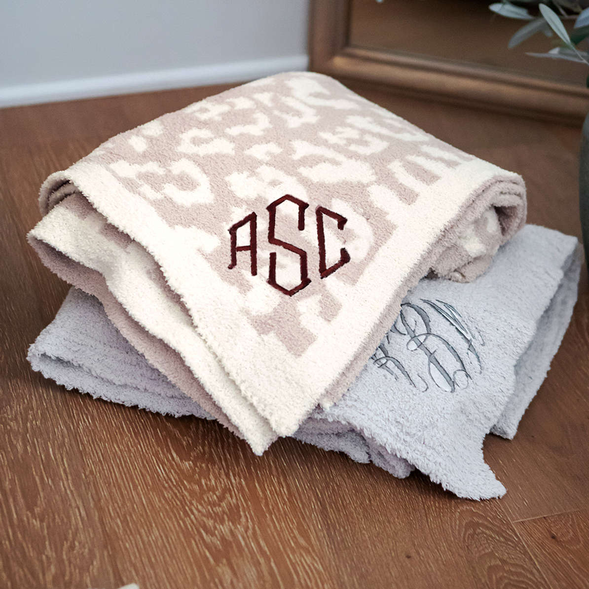 Monogrammed Cozy Throw - From Marleylilly