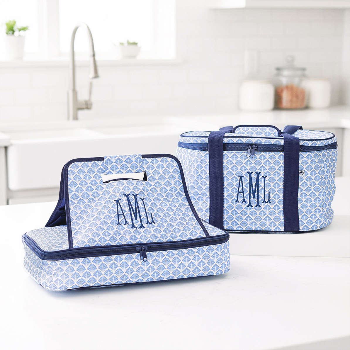 Personalized Monogrammed Crockpot Carrier | Marleylilly